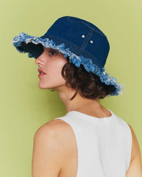 旅先でのスタイルをつくる「見心地のよい顔まわり」【CA4LA】 | GISELe(ジゼル)