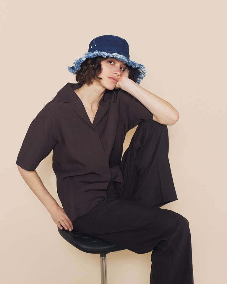 旅先でのスタイルをつくる「見心地のよい顔まわり」【CA4LA】 | GISELe(ジゼル)